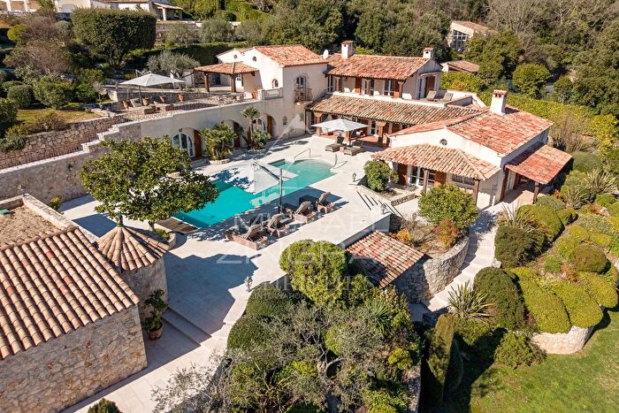 Maison à vendre - La Colle-sur-Loup - 8 pièces - 6 chambres