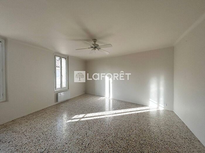 Appartement à louer - La Ville, LIsle-sur-la-Sorgue - 2 pièces - 1 chambre