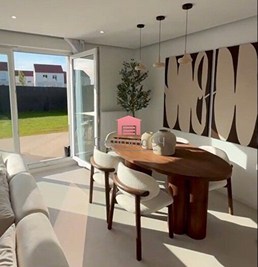 Maison à louer - Ballancourt-sur-Essonne - 4 pièces - 3 chambres