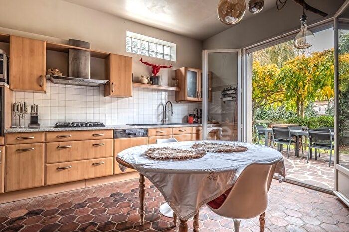 Maison à vendre - Les Clayes-sous-Bois, Centre-ville - 8 pièces - 4 chambres