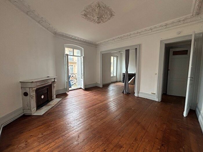 Appartement à louer - Bordeaux, Saint-Pierre - 5 pièces - 3 chambres