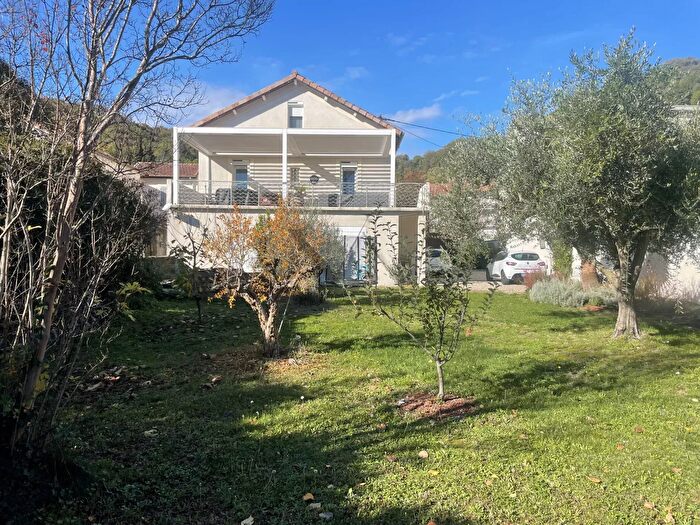 Maison à vendre - Le Teil - 6 pièces - 4 chambres