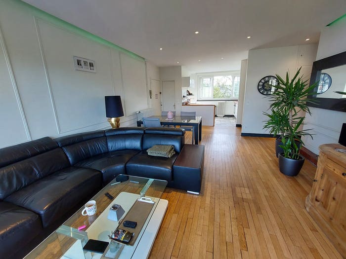 Appartement 5 pièces à vendre à postalCode