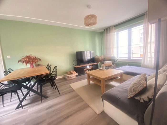 Appartement à vendre - Vichy, Quartier de France - 3 pièces - 2 chambres