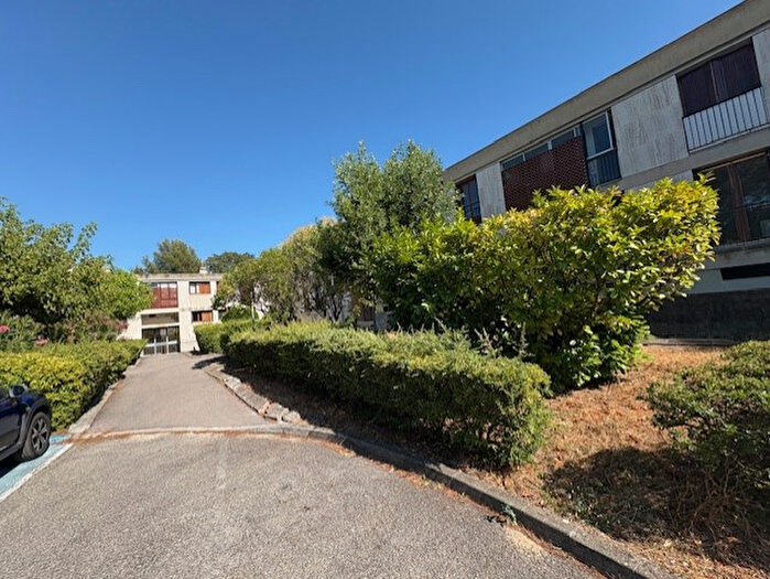 Appartement à louer - Aubagne, Passons, Verdun - 3 pièces - 2 chambres