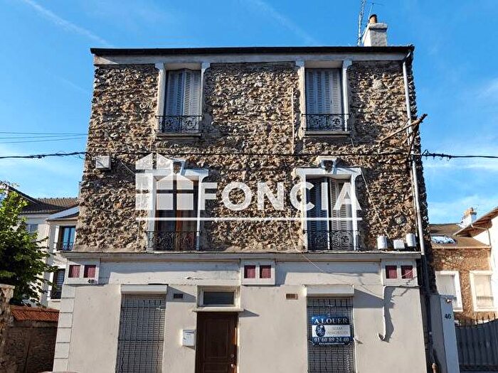 Appartement à louer - Centre Essonnes-Robinson, Corbeil-Essonnes - 1 pièce