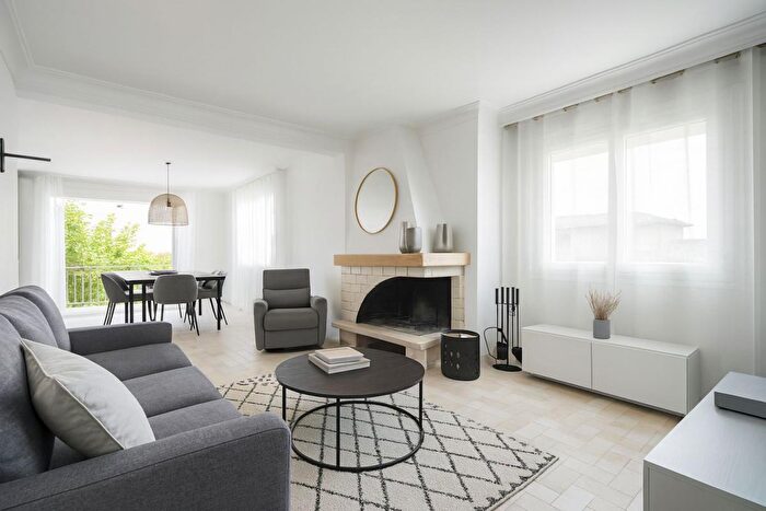 Maison à vendre - Saint-Geniès-Bellevue - 7 pièces - 6 chambres