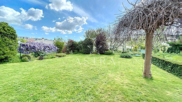 Maison à vendre - Rungis - 6 pièces - 3 chambres