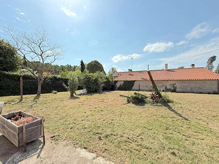 Maison 4 pièces à louer - Saint-Christoly-de-Blaye