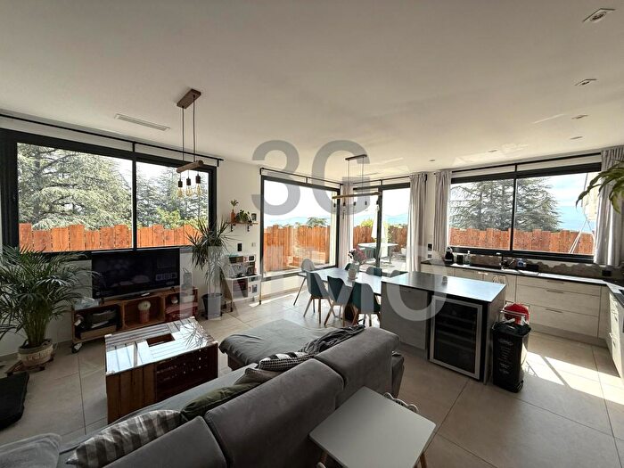 Appartement à vendre - Saint-Chamond, Centre-ville, Saint-Ennemond, Chavanne - 4 pièces - 3 chambres