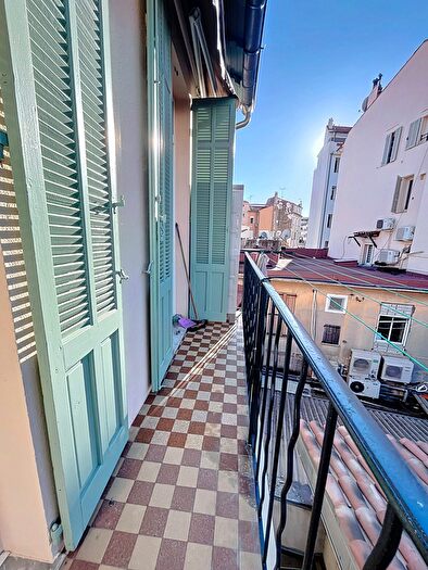 Appartement à louer - Cannes, Centre-ville - 3 pièces - 2 chambres