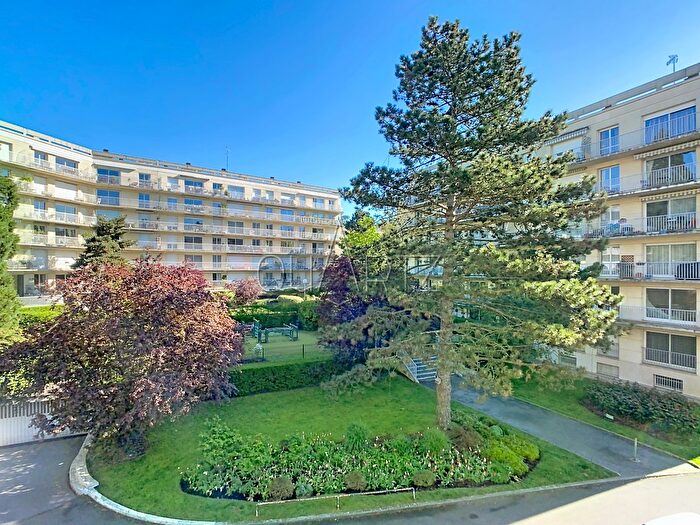 Versailles, Jussieu, Petits Bois, Picardie : Appartement 4 pièces à vendre