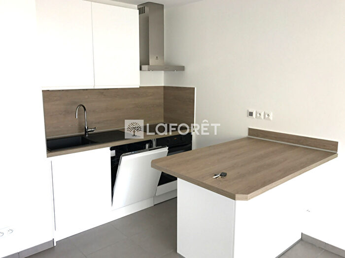 Appartement à louer - Givors, Centre-ville - 2 pièces - 1 chambre