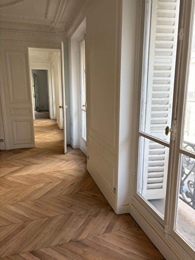 Appartement à louer - Saint Thomas dAquin, Paris ème arrondissement - 4 pièces - 2 chambres