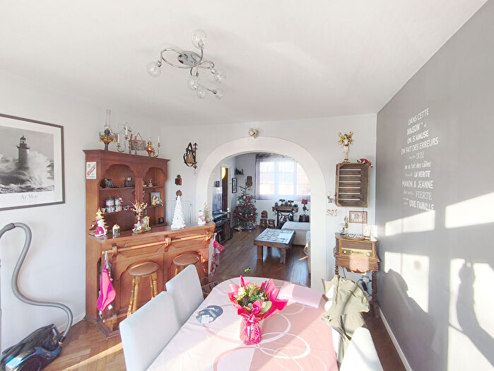 Maison à vendre - Montbizot - 5 pièces - 4 chambres