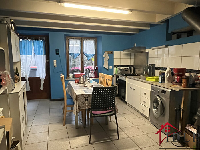 Maison à vendre - Bourbonne-les-Bains - 6 pièces - 3 chambres