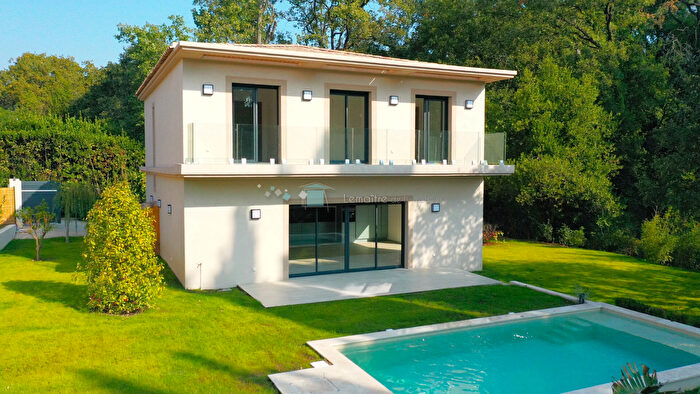 Maison à vendre - Mougins, Le Colombier, Colombe, Cabrières, Le Bordé - 5 pièces - 3 chambres
