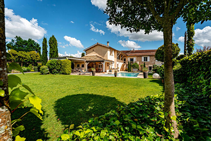 Maison 9 pièces à Brindas, à vendre