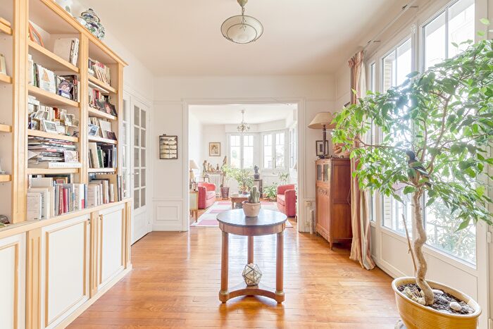 Appartement à vendre - Issy-les-Moulineaux, Les Epinettes, Le Fort, Les Hauts dIssy - 5 pièces - 4 chambres