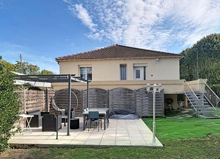 Fontenay-Saint-Père : Maison 4 pièces à vendre
