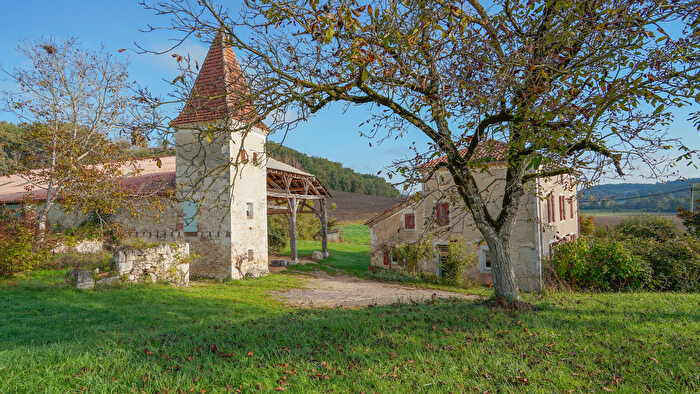 Maison à vendre - Brassac - 7 pièces - 4 chambres