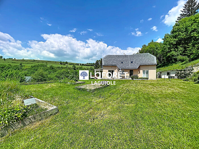 Maison 6 pièces à Laguiole, à vendre