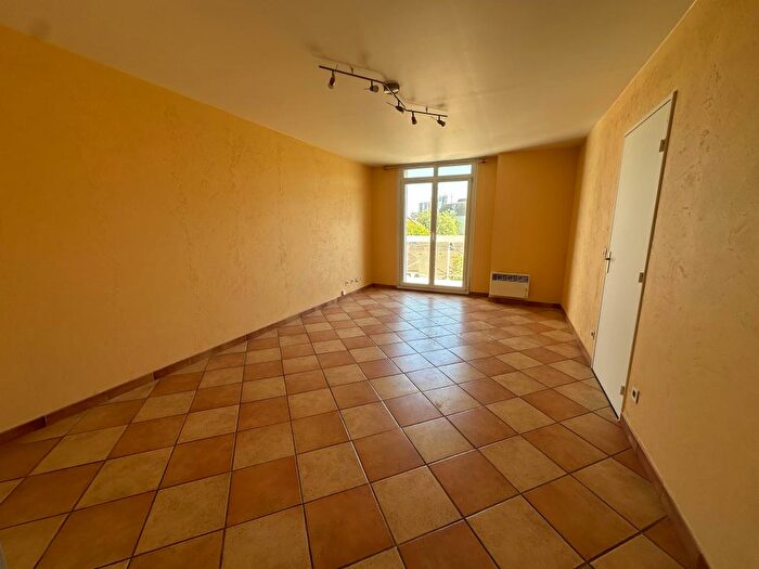 Ris-Orangis, Le Village : Appartement 3 pièces à louer