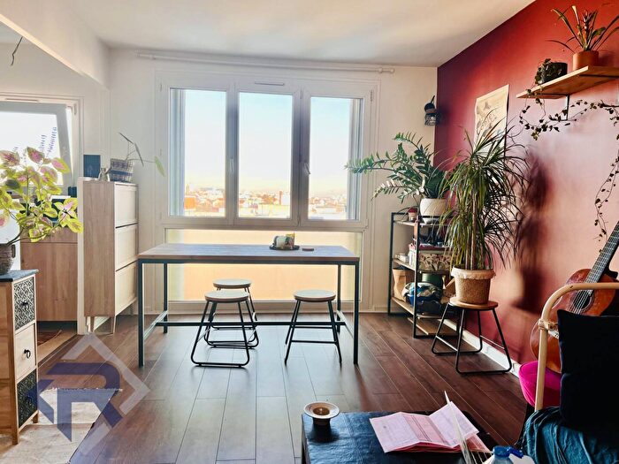 Appartement à louer - Bas Montreuil-Etienne Marcel-Chanzy - 2 pièces - 1 chambre