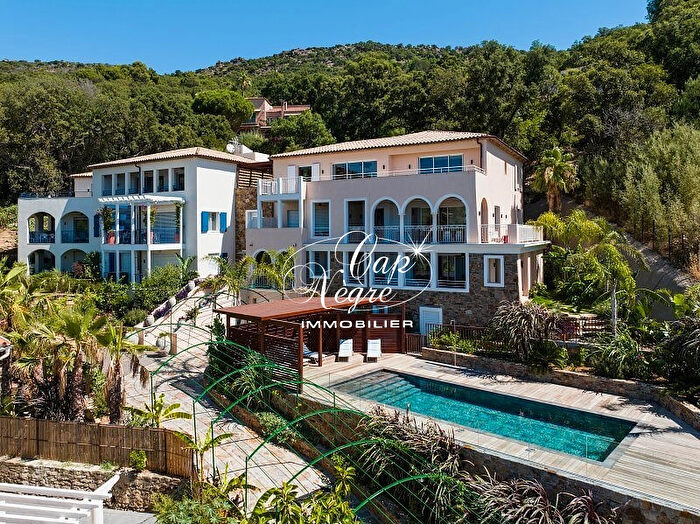 Appartement 4 pièces à Rayol-Canadel-sur-Mer, à vendre