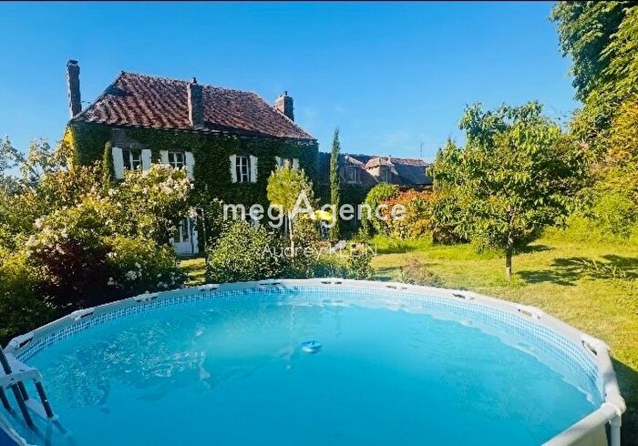 Plessis-Saint-Jean : Maison 7 pièces à vendre