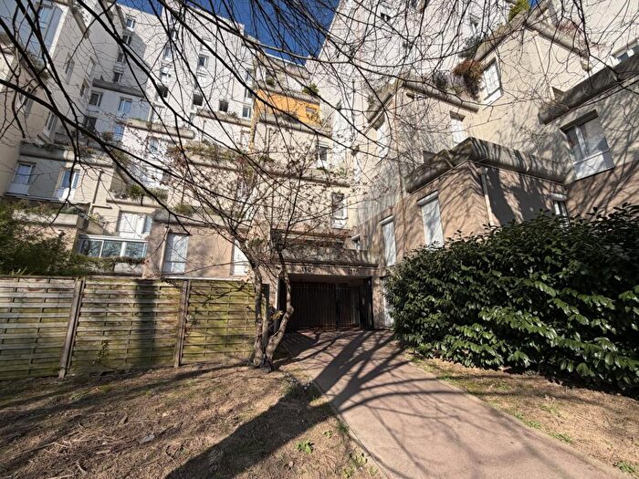 Appartement à vendre - Évry, Les Pyramides - 3 pièces - 2 chambres