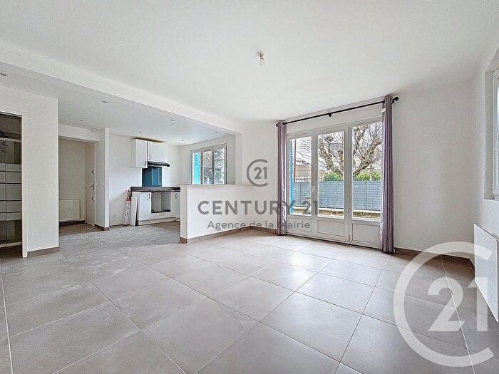 Appartement à louer - Sucy-en-Brie, Grand Val - 3 pièces - 2 chambres