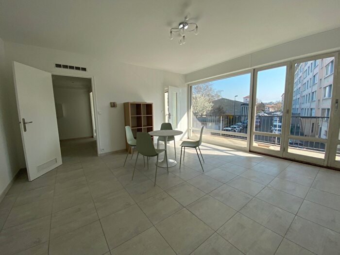 Appartement 2 pièces à louer à Grenoble, Bajatière