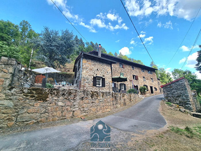 Maison à vendre - Ambert - 8 pièces - 6 chambres