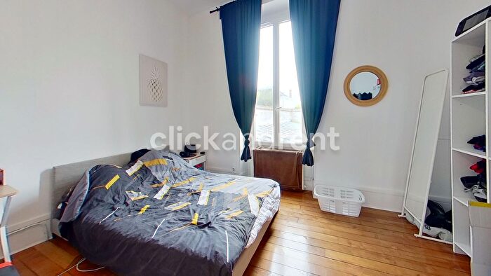 Appartement à louer - Étampes, Centre-Ville - 4 pièces - 3 chambres