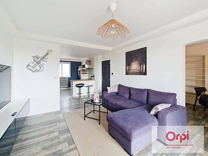 Appartement à louer - Marais-Villars, Montluçon - 3 pièces - 2 chambres