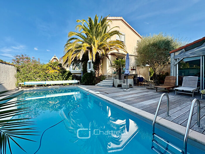 Maison à vendre - Royan, Pontaillac - 10 pièces - 7 chambres