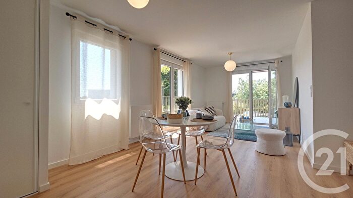 Appartement 4 pièces à Theix, à vendre