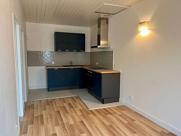 Croix-Chapeau : Appartement 2 pièces à louer