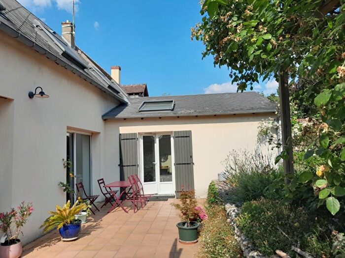 Maison 6 pièces à louer à Orléans, Soleil Levant, Champ de Mars