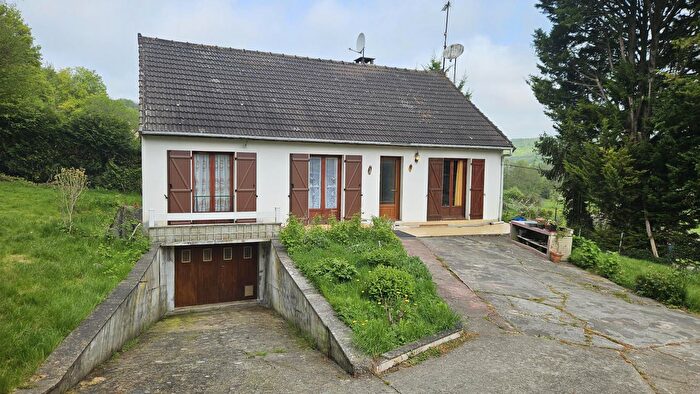 Maison à vendre - Saint-Cyr-sur-Morin - 4 pièces - 3 chambres
