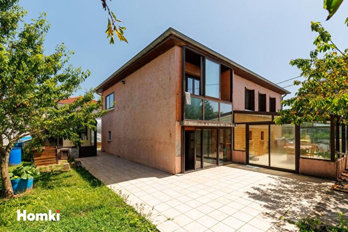 Maison 8 pièces à vendre à Mions