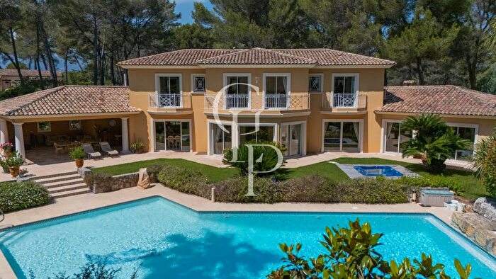 Mougins, Saint-Martin, Jylloue : Maison 7 pièces à vendre