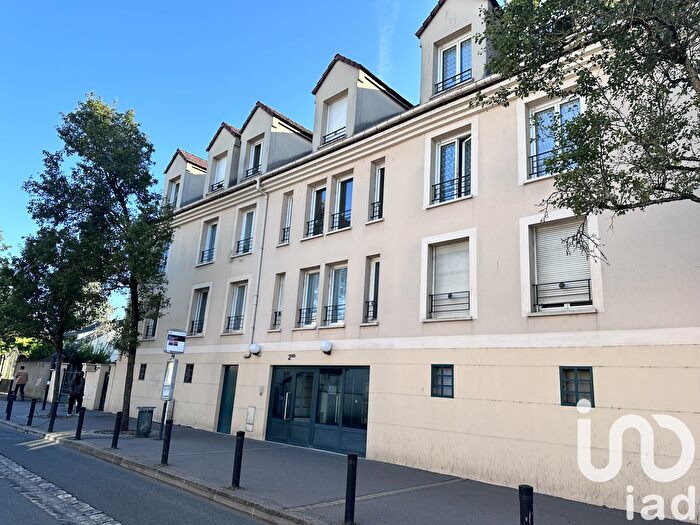 Appartement à vendre - Trappes, Centre-ville, Jaurès, Gare - 3 pièces - 2 chambres