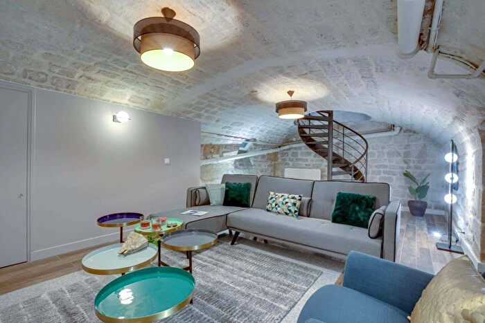 Appartement à louer - Lafayette-Richer, Paris ème arrondissement - 5 pièces - 3 chambres