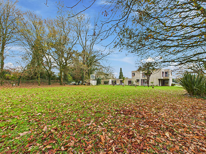 Maison à vendre - Scaër - 12 pièces - 5 chambres