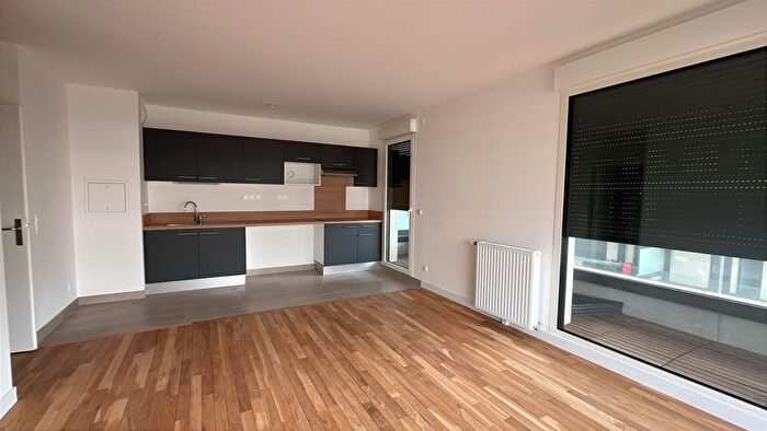 Colombes, Charles de Gaulle : Appartement 3 pièces à louer