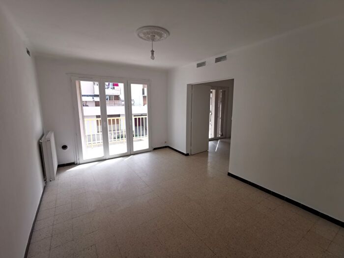 Maisons à vendre et appartements à louer - 1
