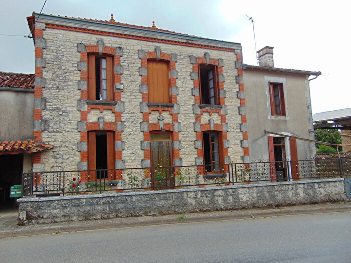 Maison 6 pièces à Souvigné, à vendre