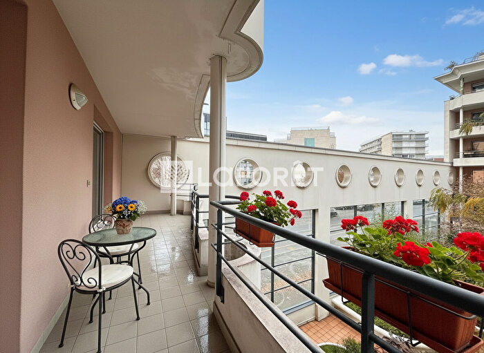 Appartement à vendre - Issy-les-Moulineaux, Centre-ville, Corentin Celton, Les Varennes - 4 pièces - 2 chambres